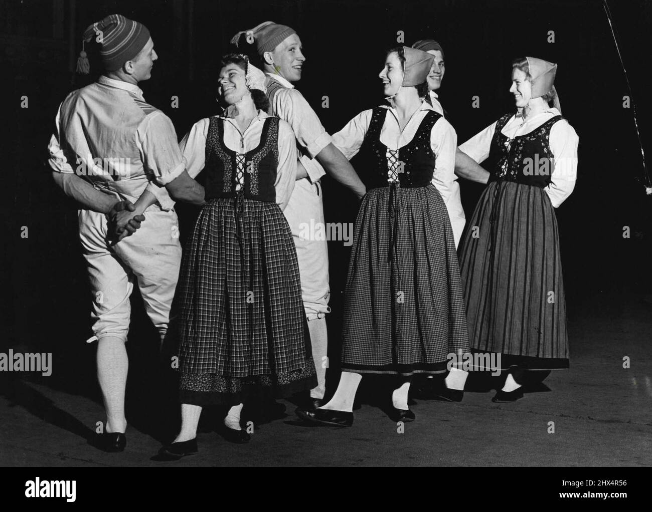 Gymnastic folk high school hi-res stock photography and images - Alamy