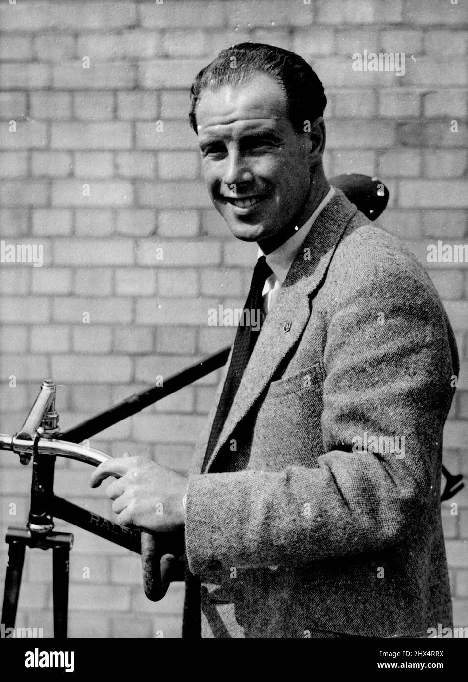 Northolt airport hi-res stock photography and images - Alamy