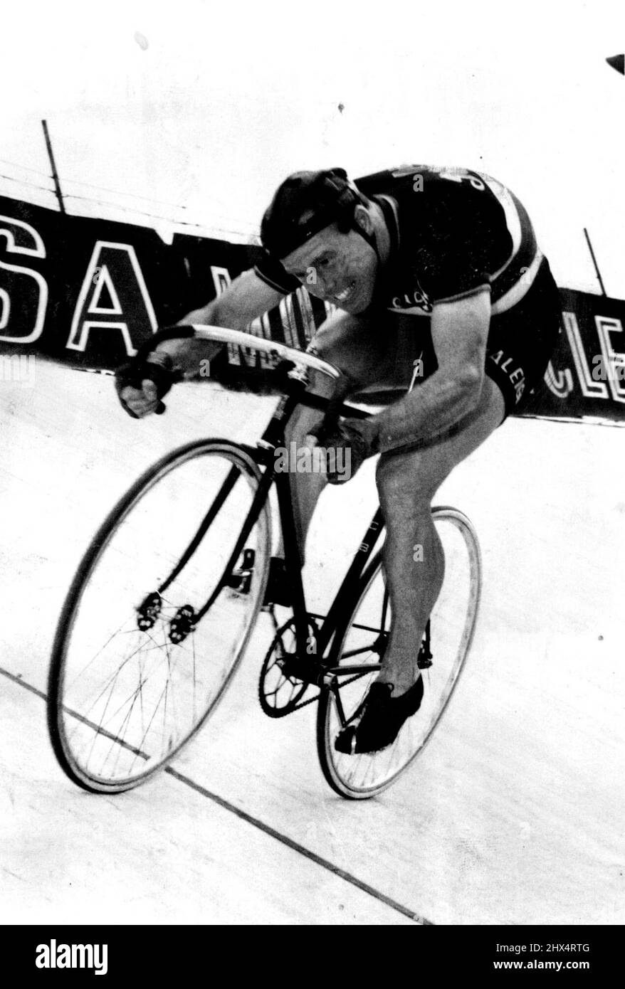 Board track race Black and White Stock Photos & Images - Alamy