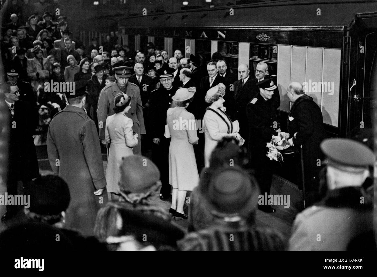Farewell scene train station hi-res stock photography and images - Alamy