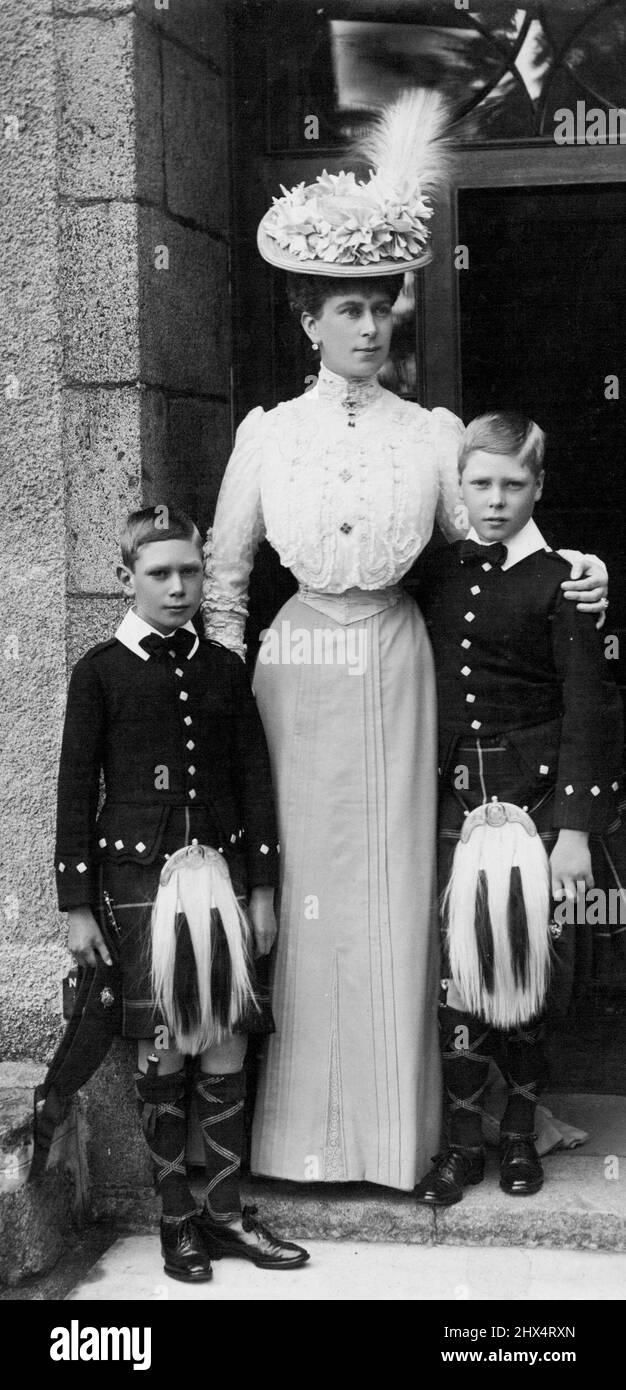 Royal Family Groups - All Generations - British Royalty (See Separate ...