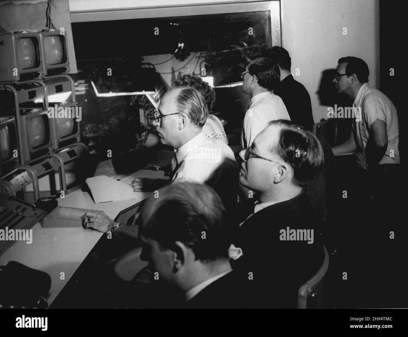 Vintage tv studio gallery hi-res stock photography and images - Alamy