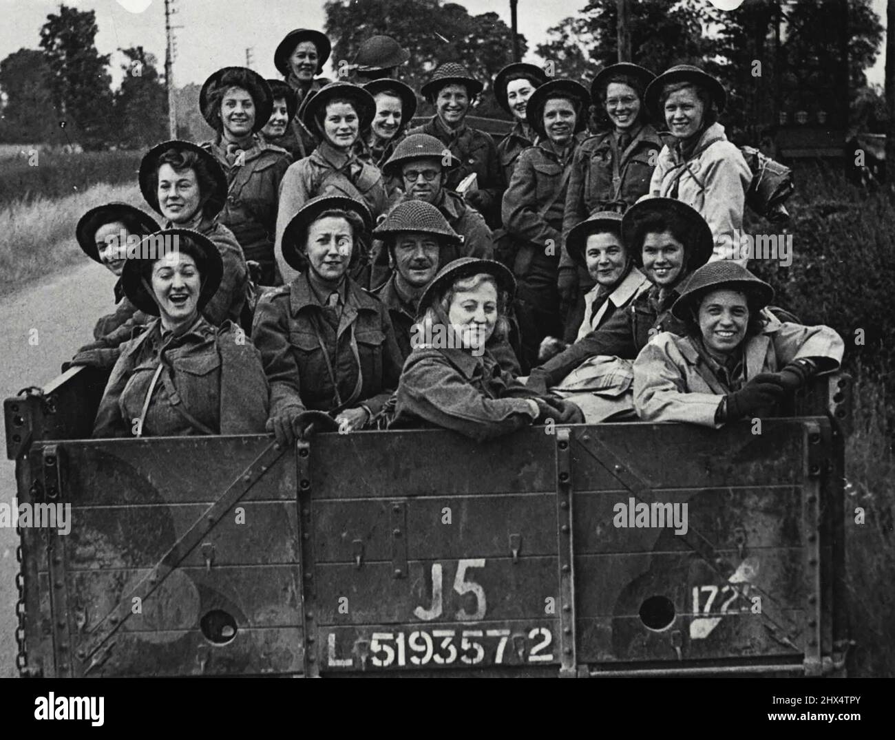 Nurses, Masseuses, Ambulance Drivers - Britain - War File. August 21 ...
