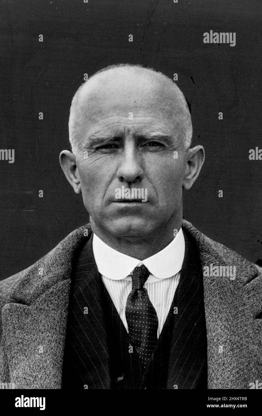 Mr. D.R. Hall well known Sydney solictor returning from N.Z. after ...