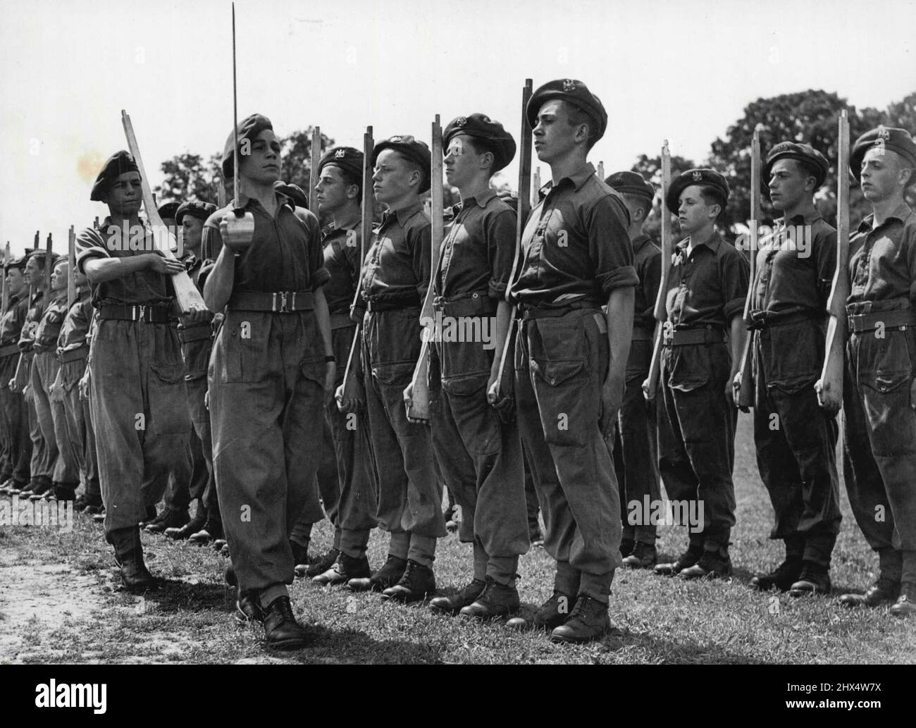 Average british soldier hi-res stock photography and images - Alamy