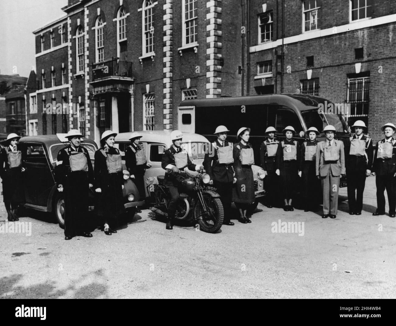 Mobile first aid unit hi-res stock photography and images - Alamy
