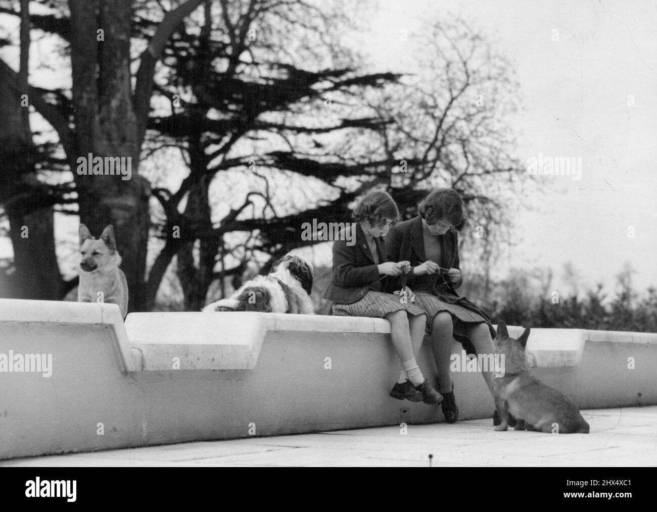 Princess Margaret & Princess Elizabeth - Prior To 1940. July 22, 1940 ...