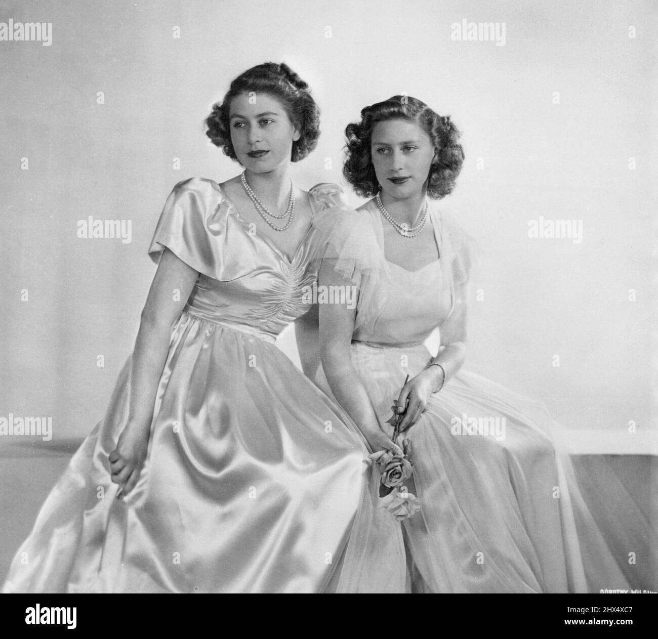 Queen elizabeth ii by dorothy wilding Black and White Stock Photos ...