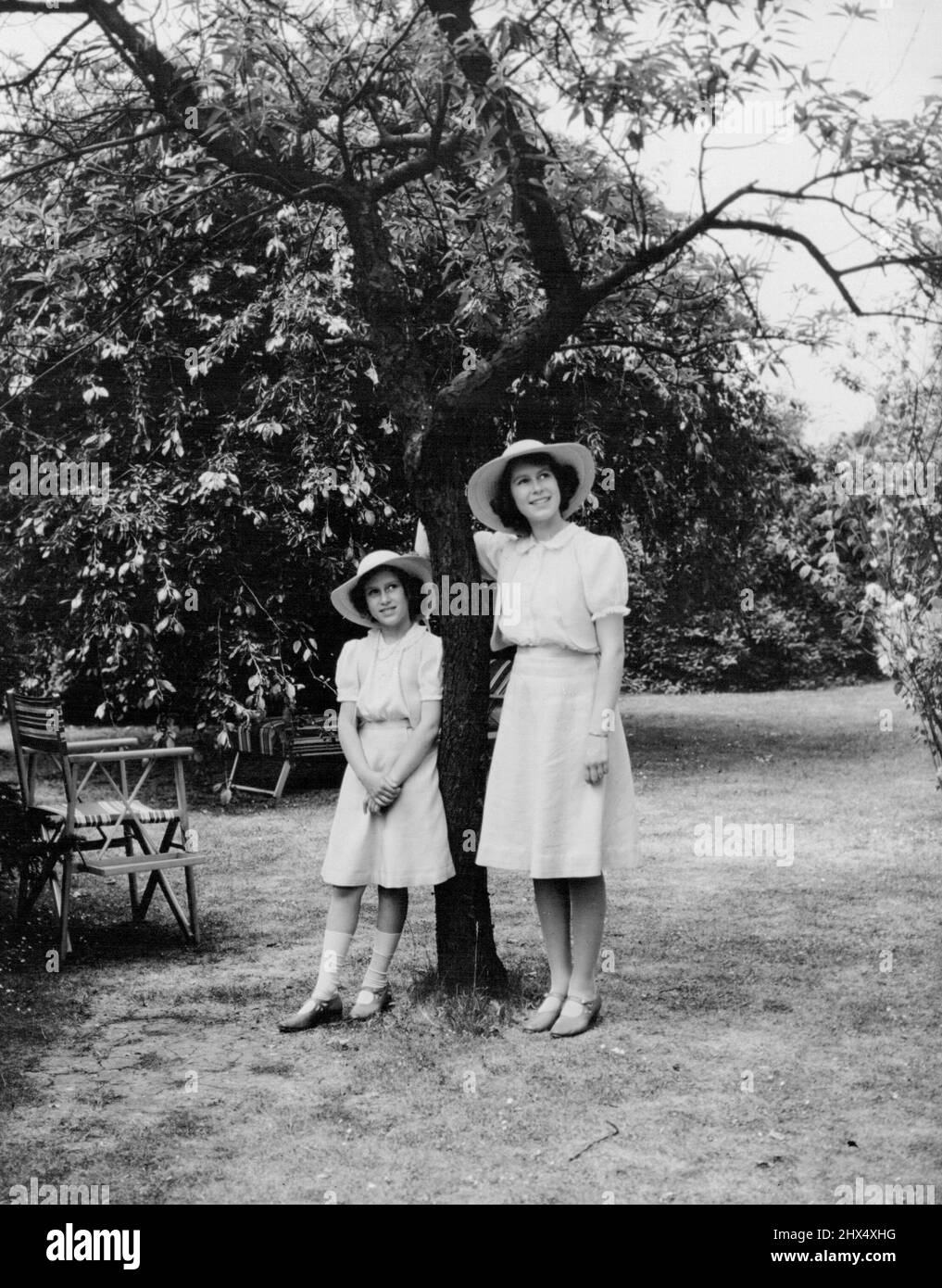 Princess Margaret & Princess Elizabeth - 1940-1945. June 16, 1953 ...
