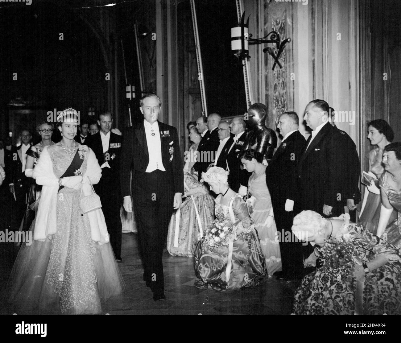 Queen Elizabeth & Duke Of Edinburgh - Tour At Malta 1954 - Returning ...