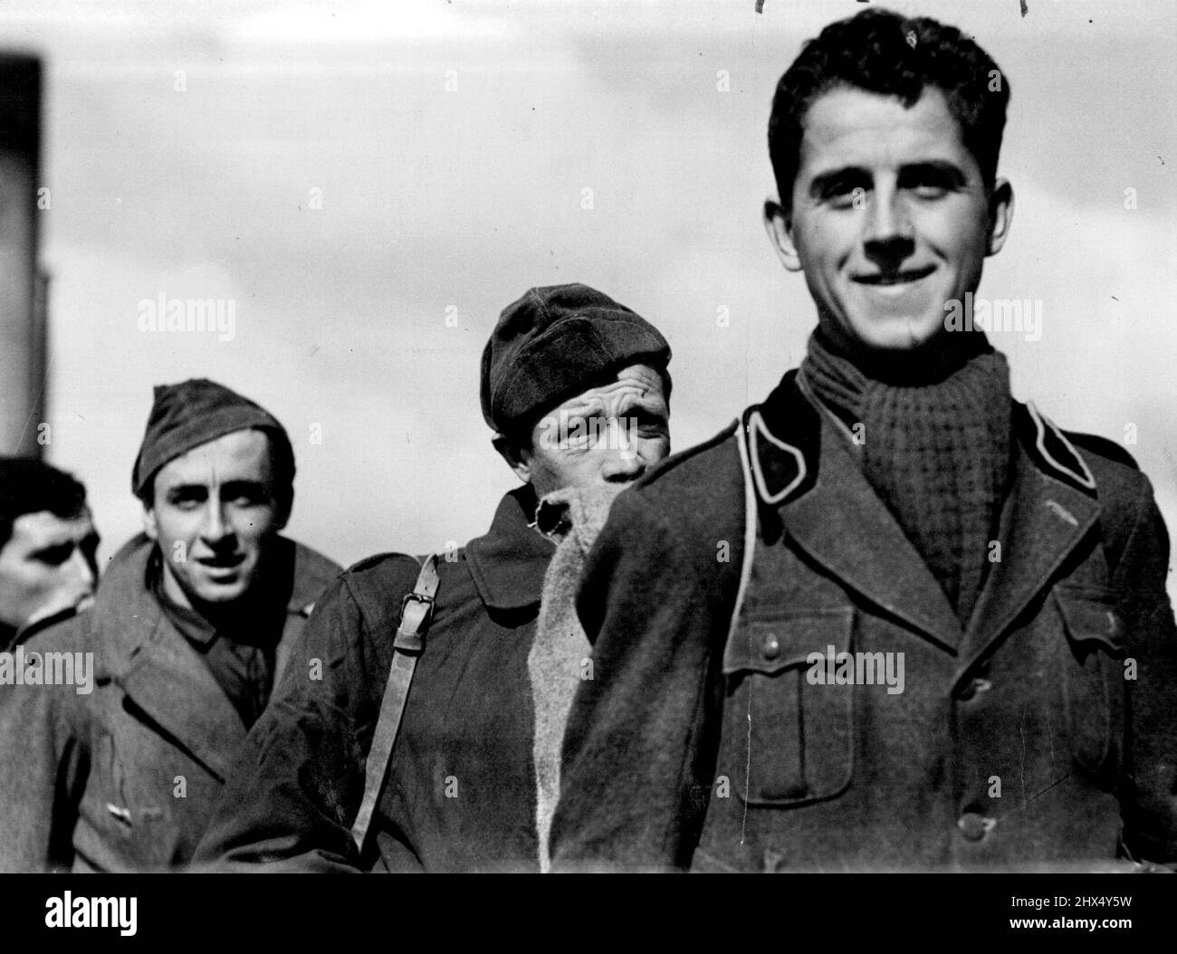 Italian prisoners of war 1942 hi-res stock photography and images - Alamy