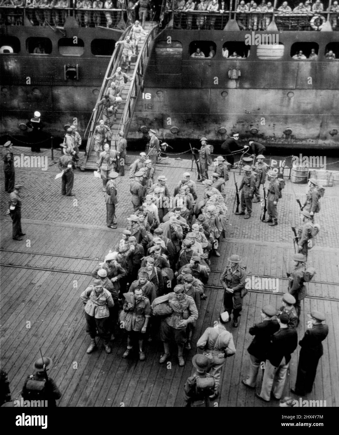 Italian Prisoners Arrive In England Here are some of the thousands of ...
