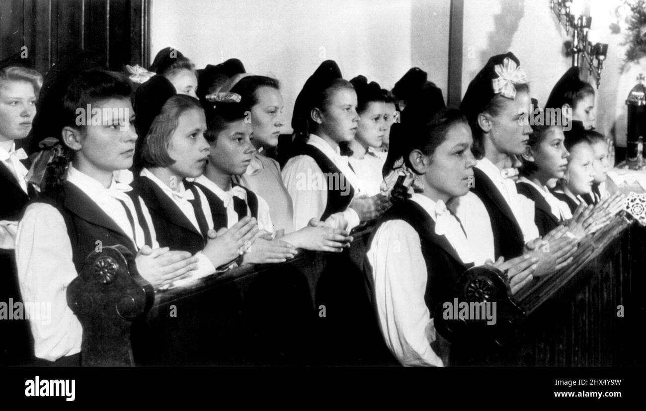 War orphans hi-res stock photography and images - Alamy