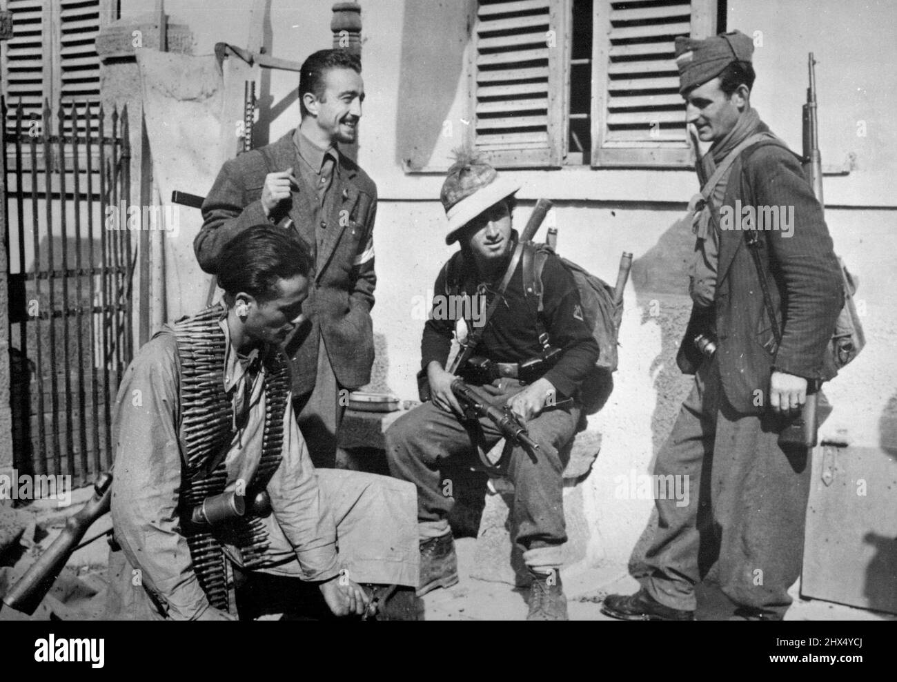 Italian Patriots Check Their Weapons In Liberated LoianoAn Italian ...