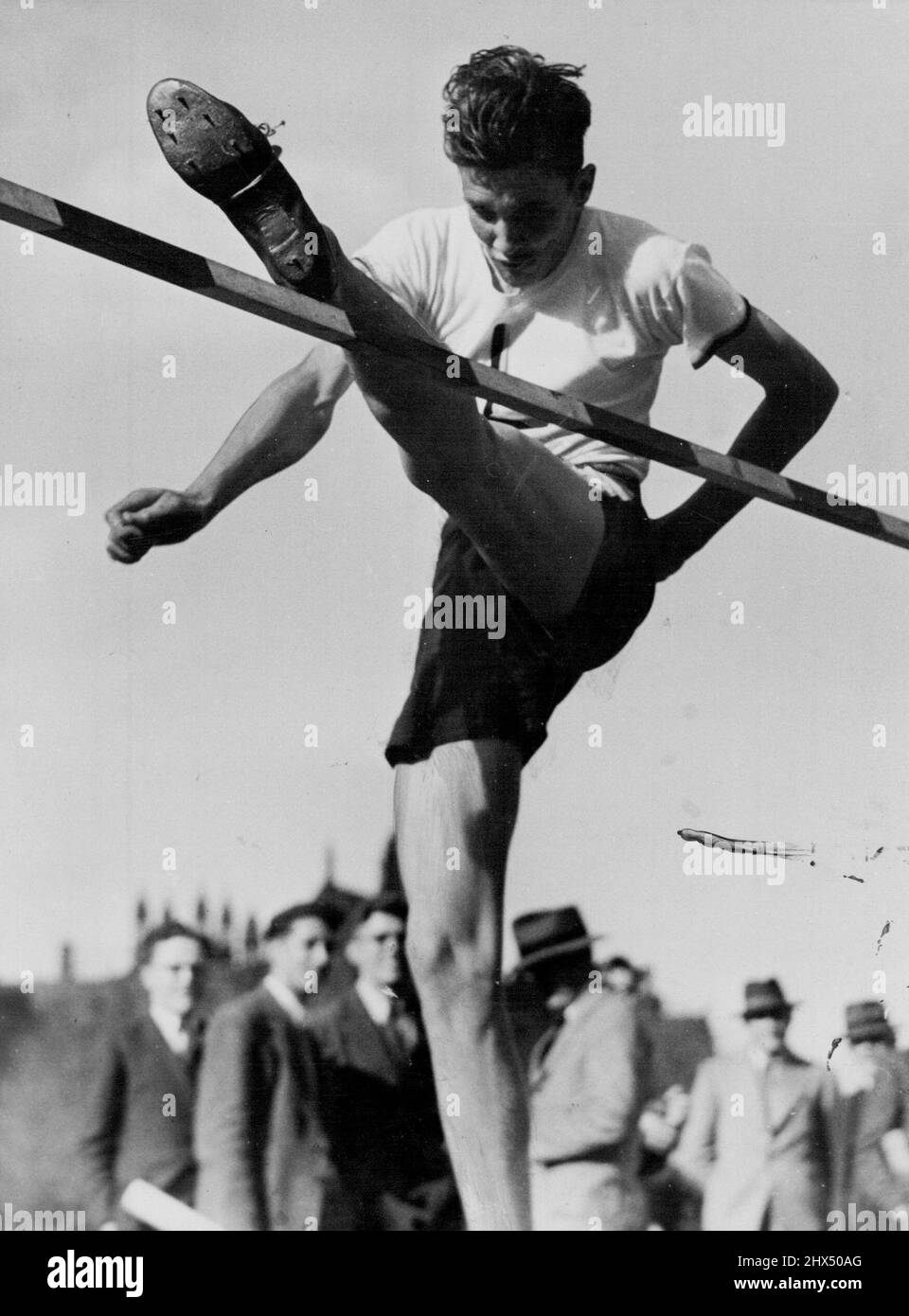 Historical high jumper hi-res stock photography and images - Alamy