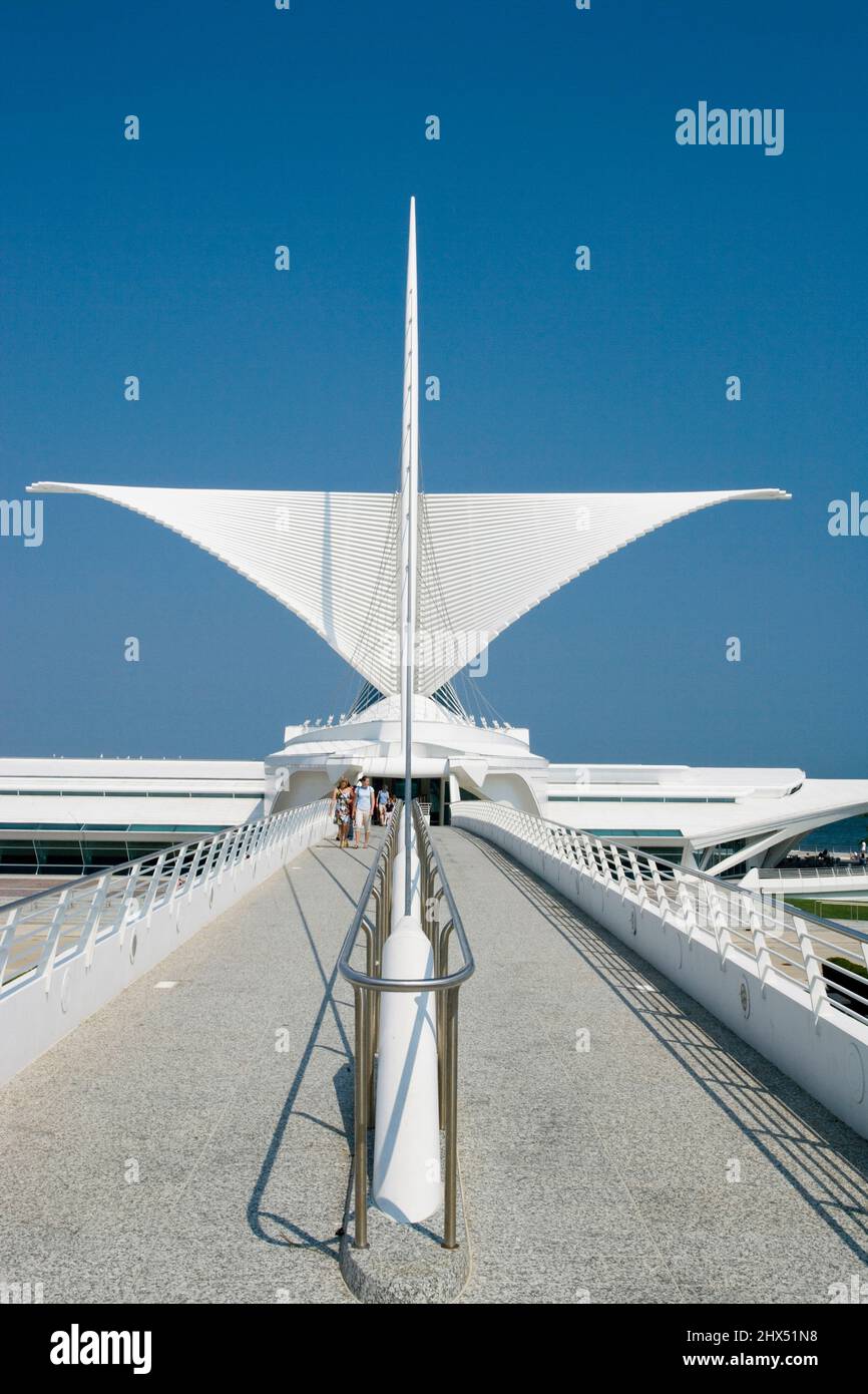 QUADRACCI PAVILION (©SANTIAGO CALATRAVA 2001) MILWAUKEE ART MUSEUM ...