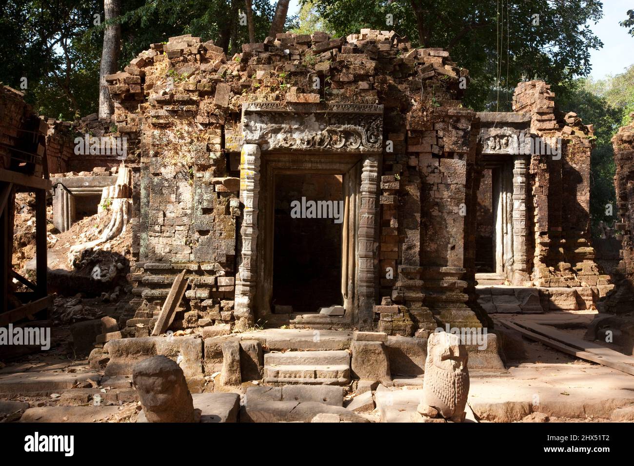 Cambodia, Koh Ker, Prasat Thom, pyramid Stock Photo - Alamy