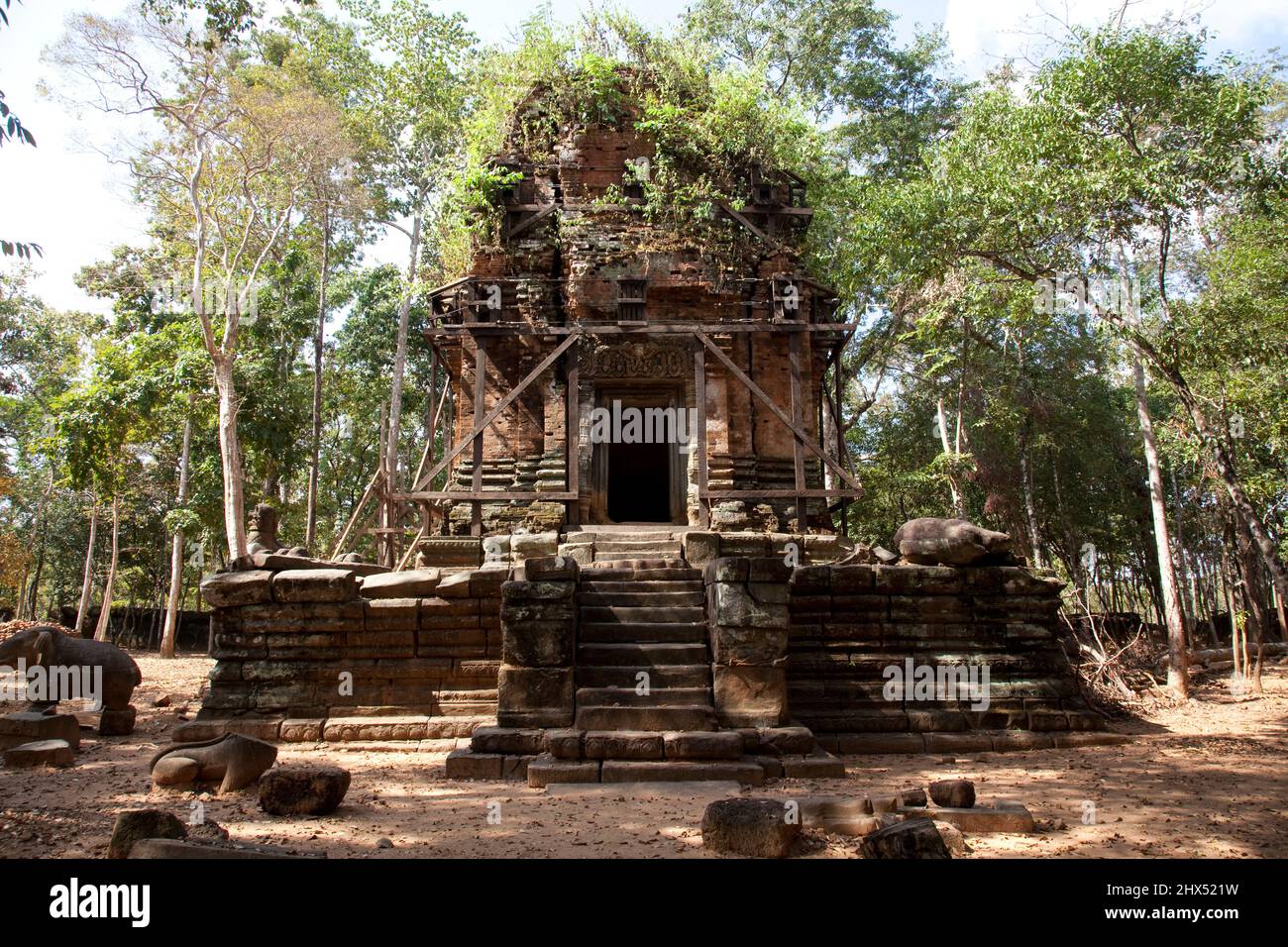 Cambodia, Koh Ker, Elephant Temple, ruins Stock Photo - Alamy