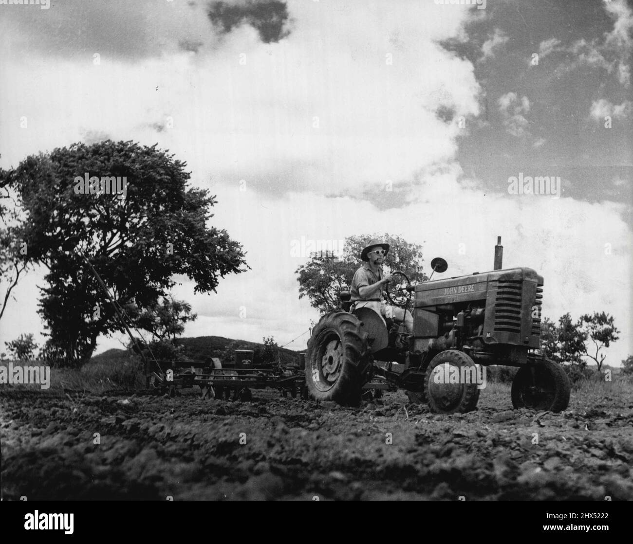 Mcherengi-Life On A Southern Rhodesian Farm - Farm Manager Sandy ...