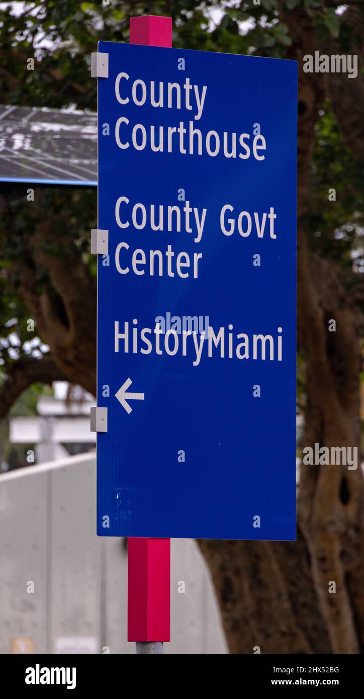 Direction sign to Country Courthouse and History Miami Stock Photo - Alamy