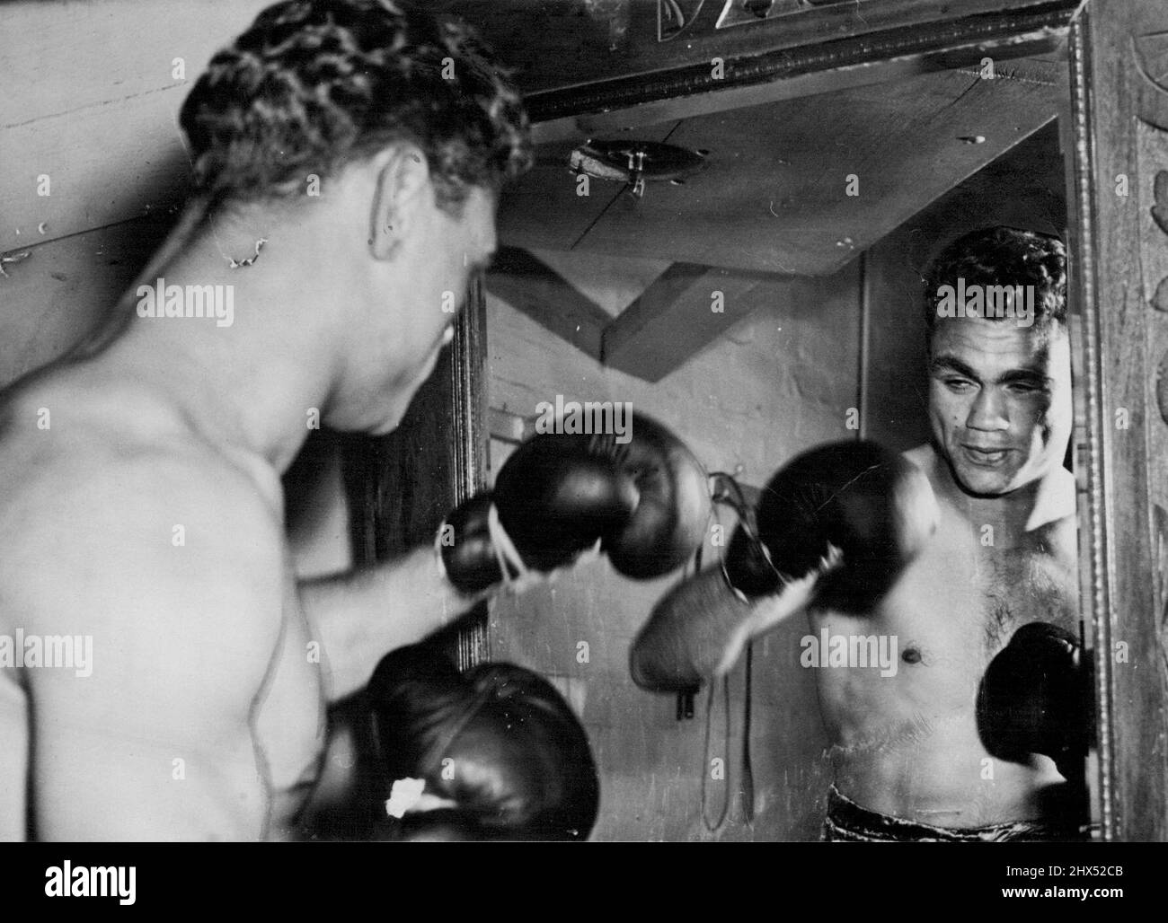 Middle weight boxer hi-res stock photography and images - Alamy