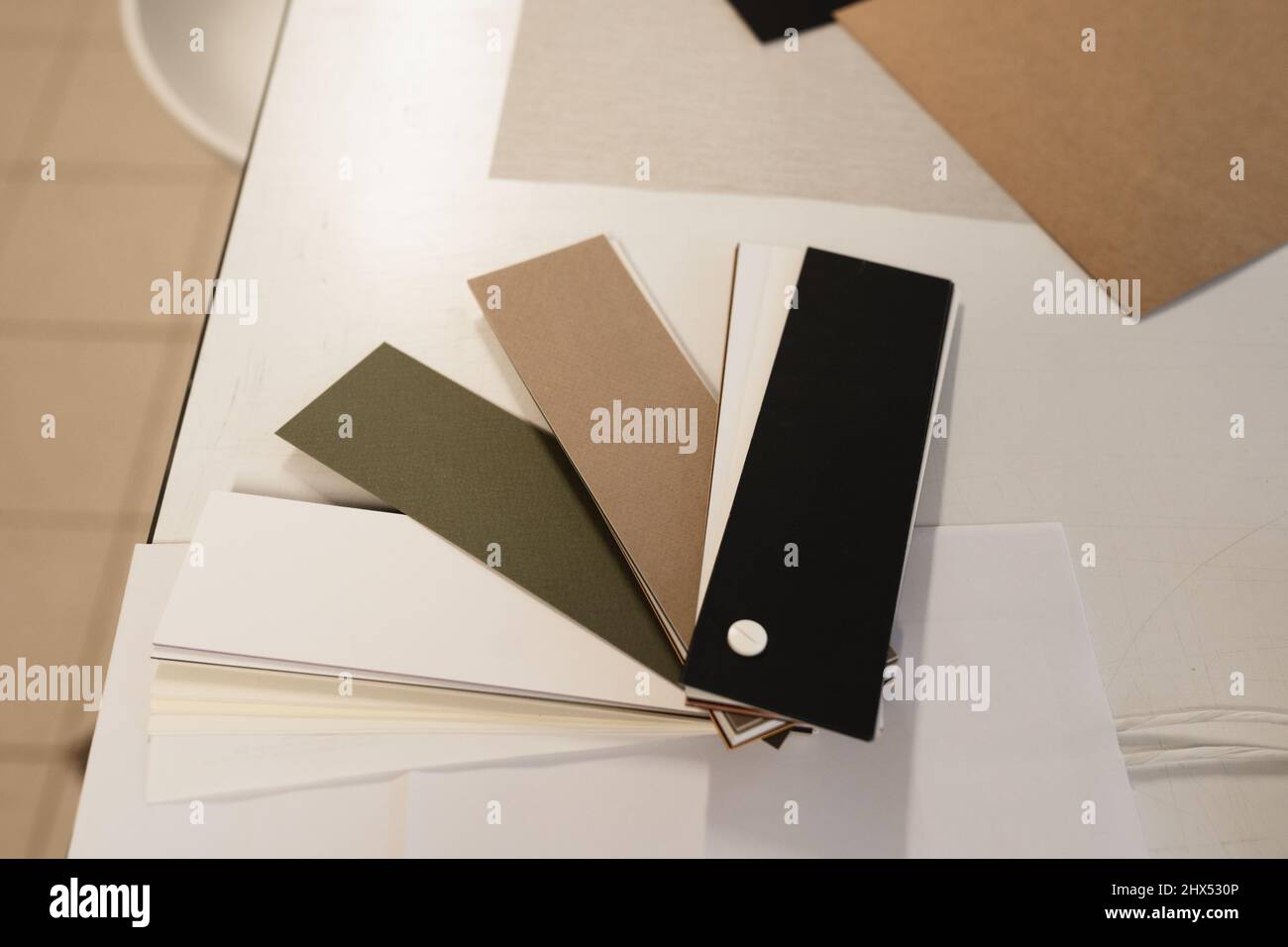 Retro colored palette guide hi-res stock photography and images - Alamy