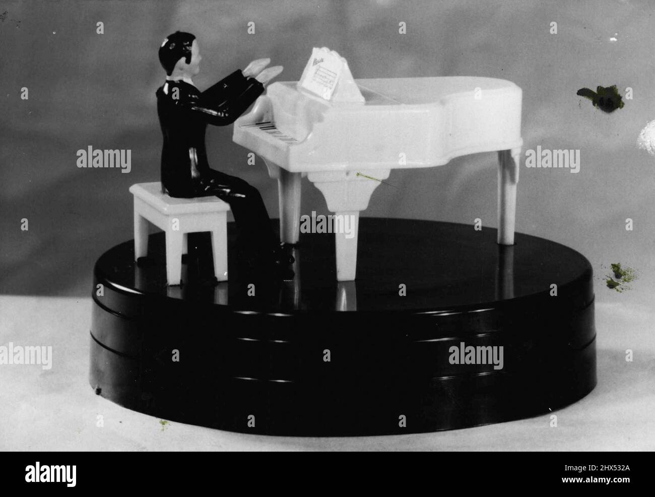Revolving Music box. December 11, 1953 Stock Photo - Alamy