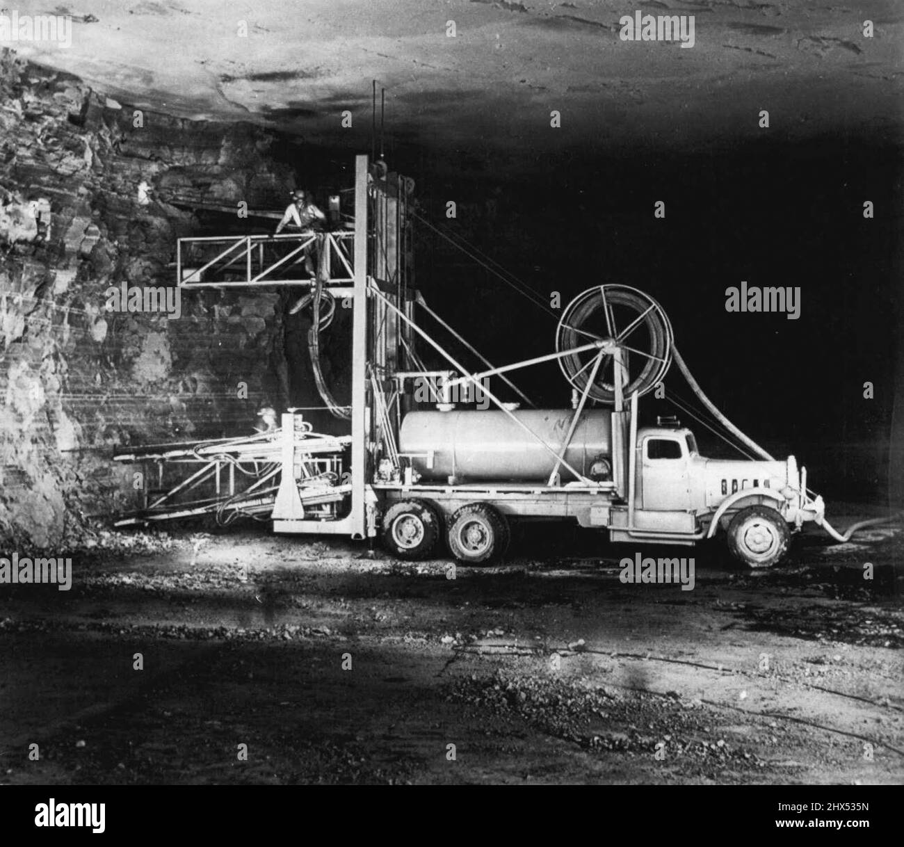 Oil shale mining hi-res stock photography and images - Alamy