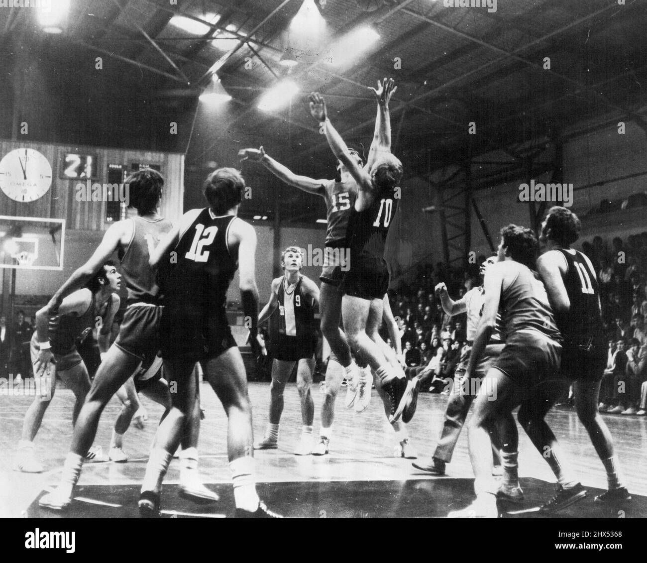 Basketball big crowd Black and White Stock Photos & Images - Alamy