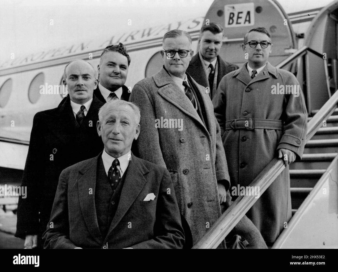 Atomic Scientists Leave For Russia : British atomic scientists go ...