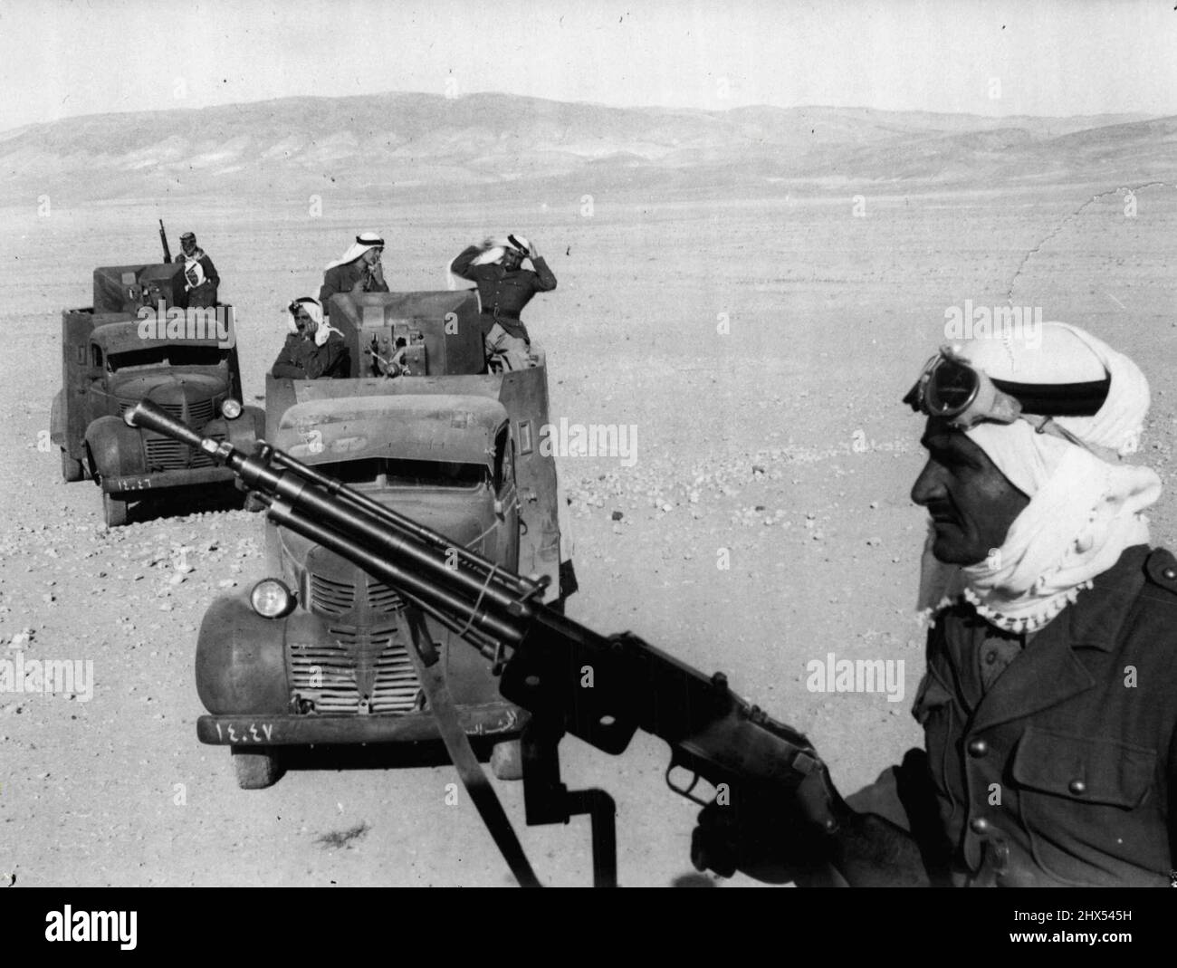 Syrian Armed Forces: Armored cars on patrol in the Syrian Desert ...
