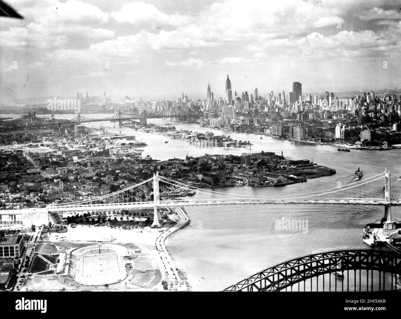 Manhattan 20th century Black and White Stock Photos & Images - Alamy