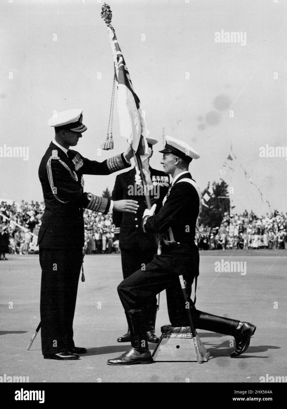 Queen Elizabeth & Duke of Edinburgh - Tour of Australia, Victoria Sce ...