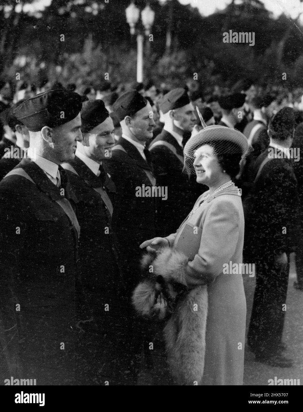 Queen Mother - War Work. December 08, 1941. (Photo by Sport & General ...