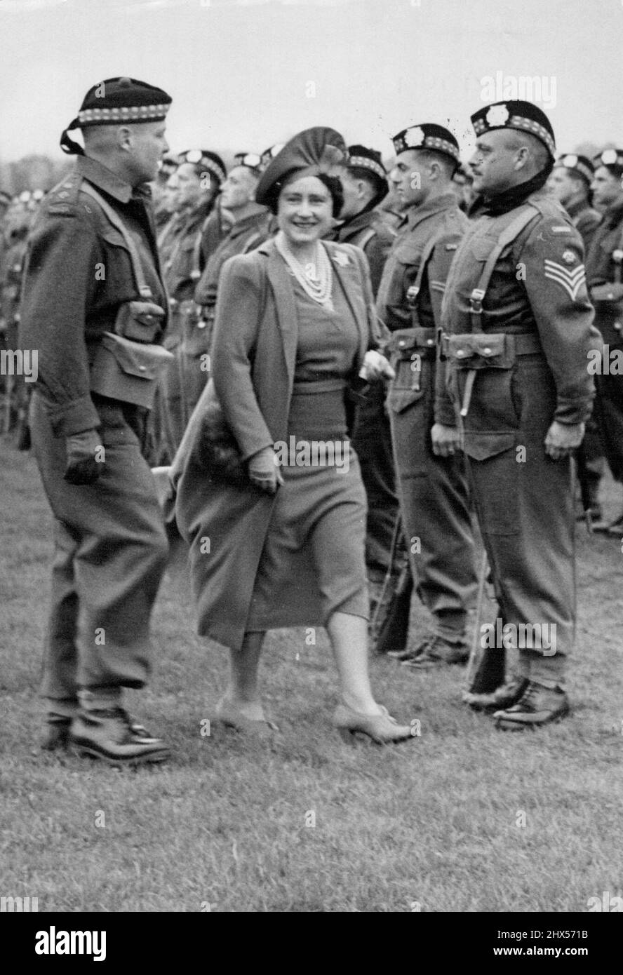 Elizabeth the queen mother born 1900 hi-res stock photography and ...