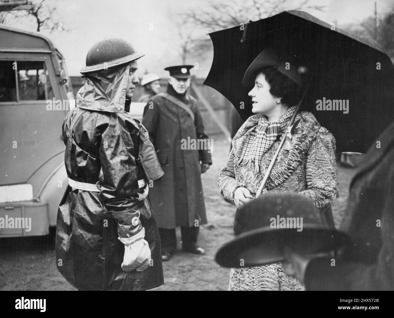 Defender Meets The Queen - The Queen stops to speak to an A.R.P ...
