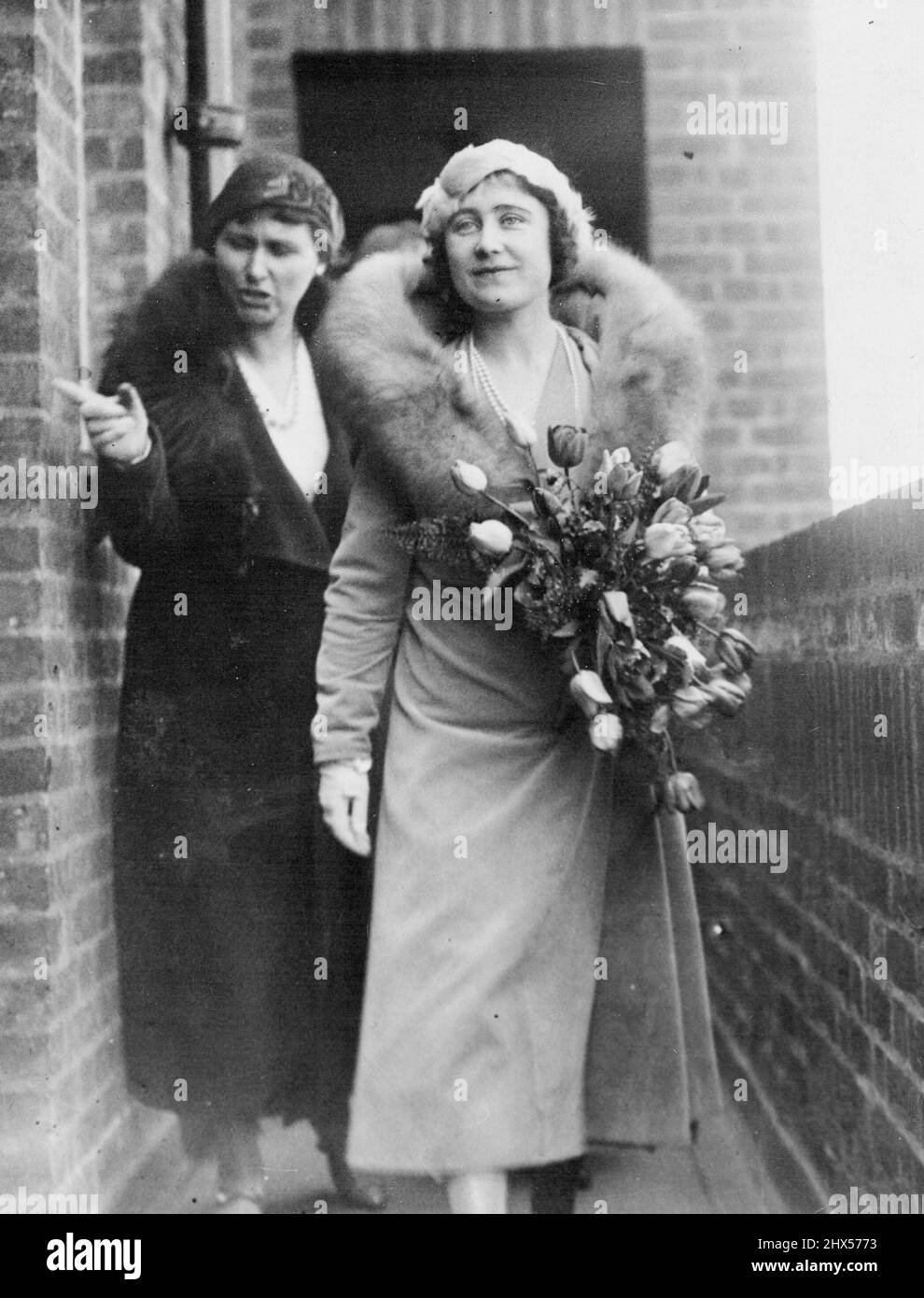 The Duchess of York at Stepney -- The Duchess of York inspecting the ...