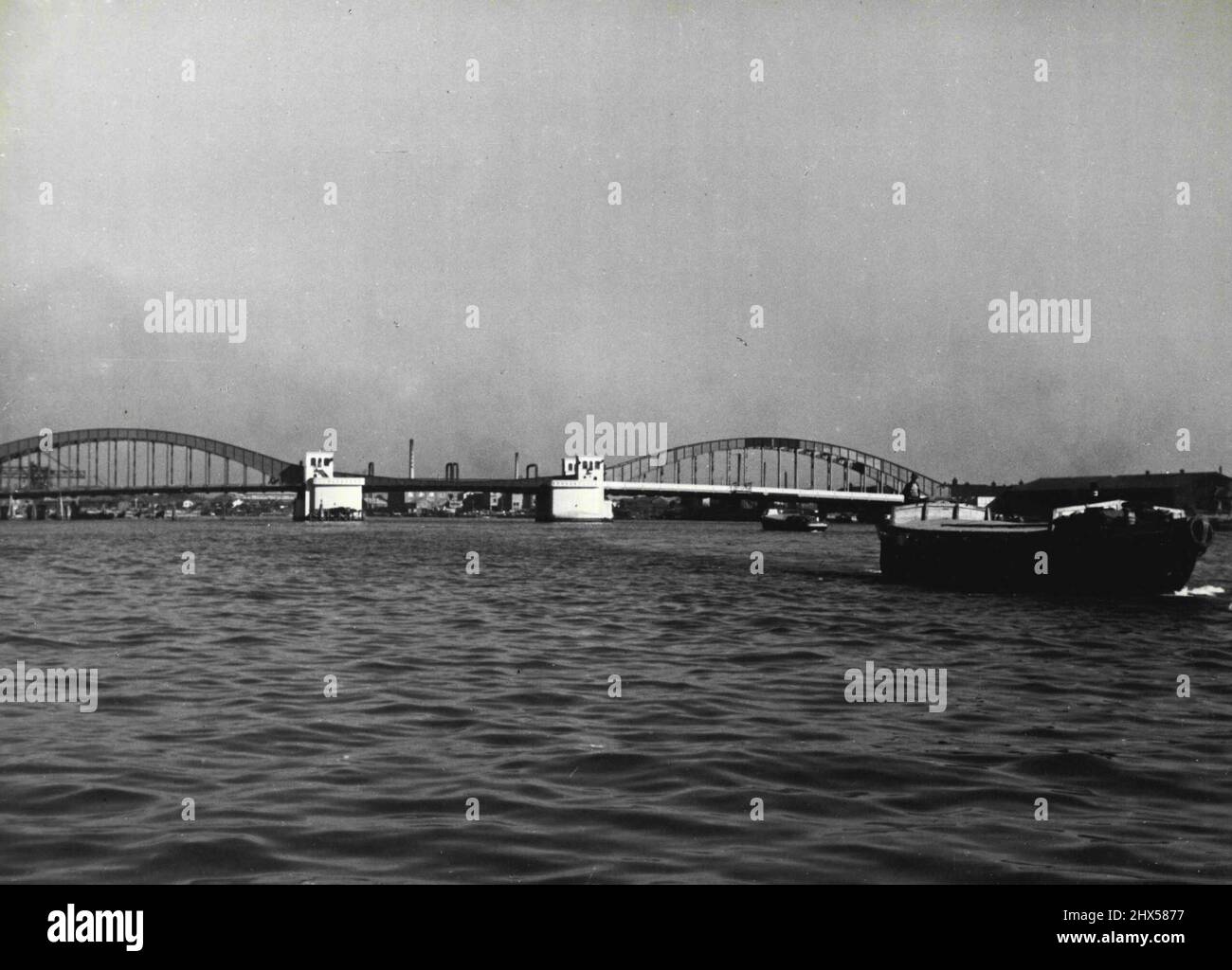 First Drawbridge Built In Far East - The recently completed Kachidoki ...