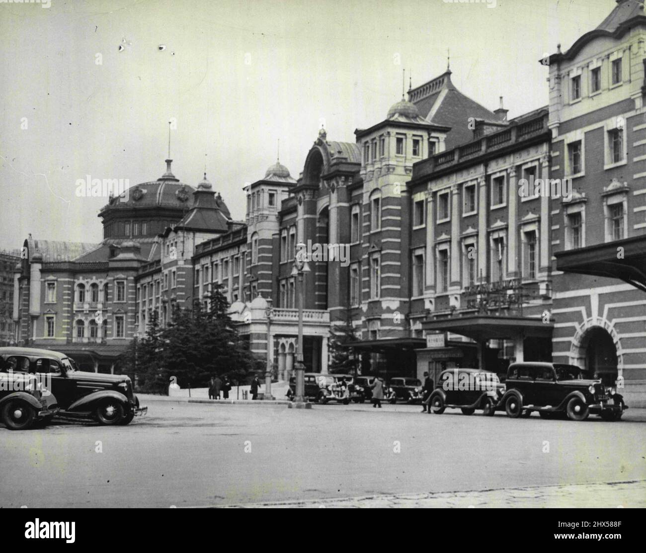 March 1945 tokyo hi-res stock photography and images - Alamy