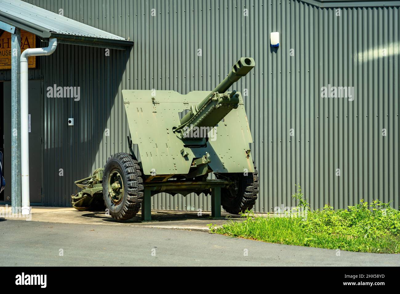 Large caliber gun hi-res stock photography and images - Alamy