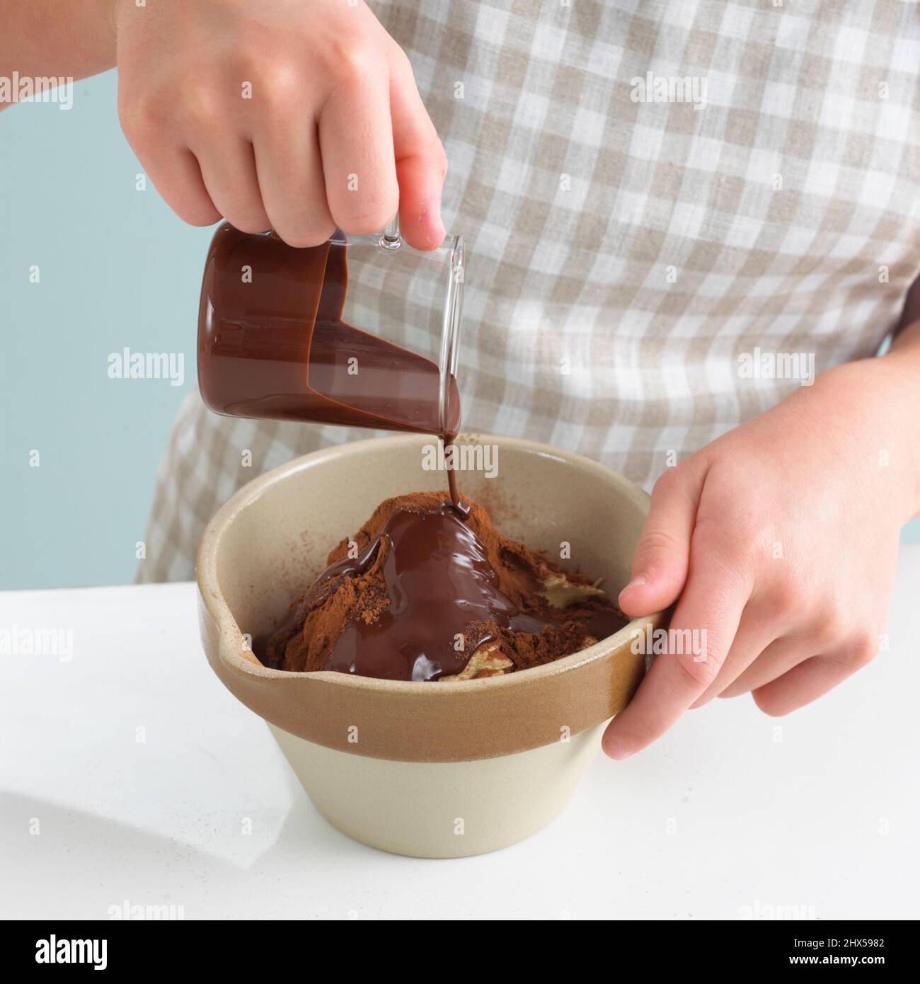 Melted chocolate mixture hi-res stock photography and images - Alamy