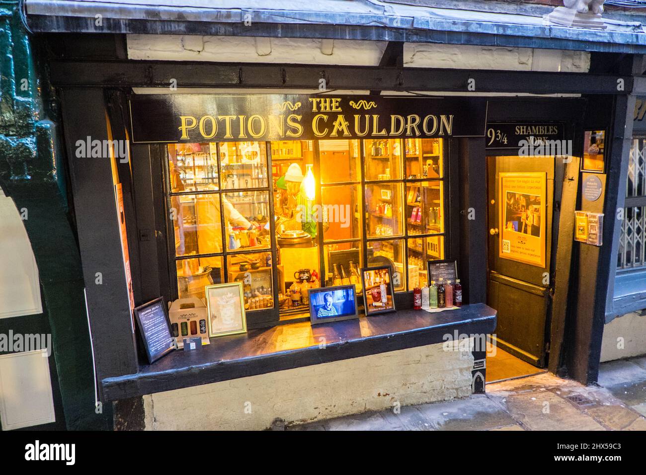 The Potions Cauldren,shop,selling,magic,potion,drinks,along,The ...