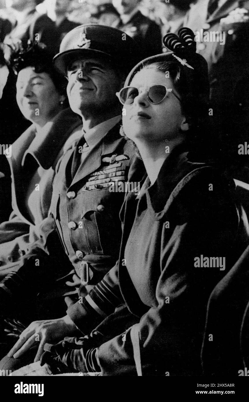 Princess Elizabeth Visits The R.A.F. - Princess Elizabeth - with Air ...
