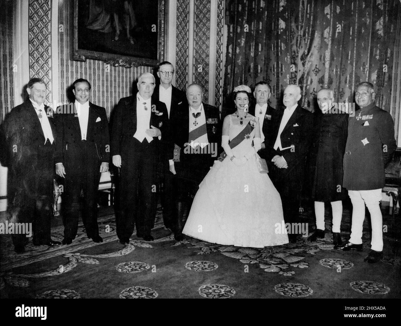Queen elizabeth ii evening dress hi-res stock photography and images ...