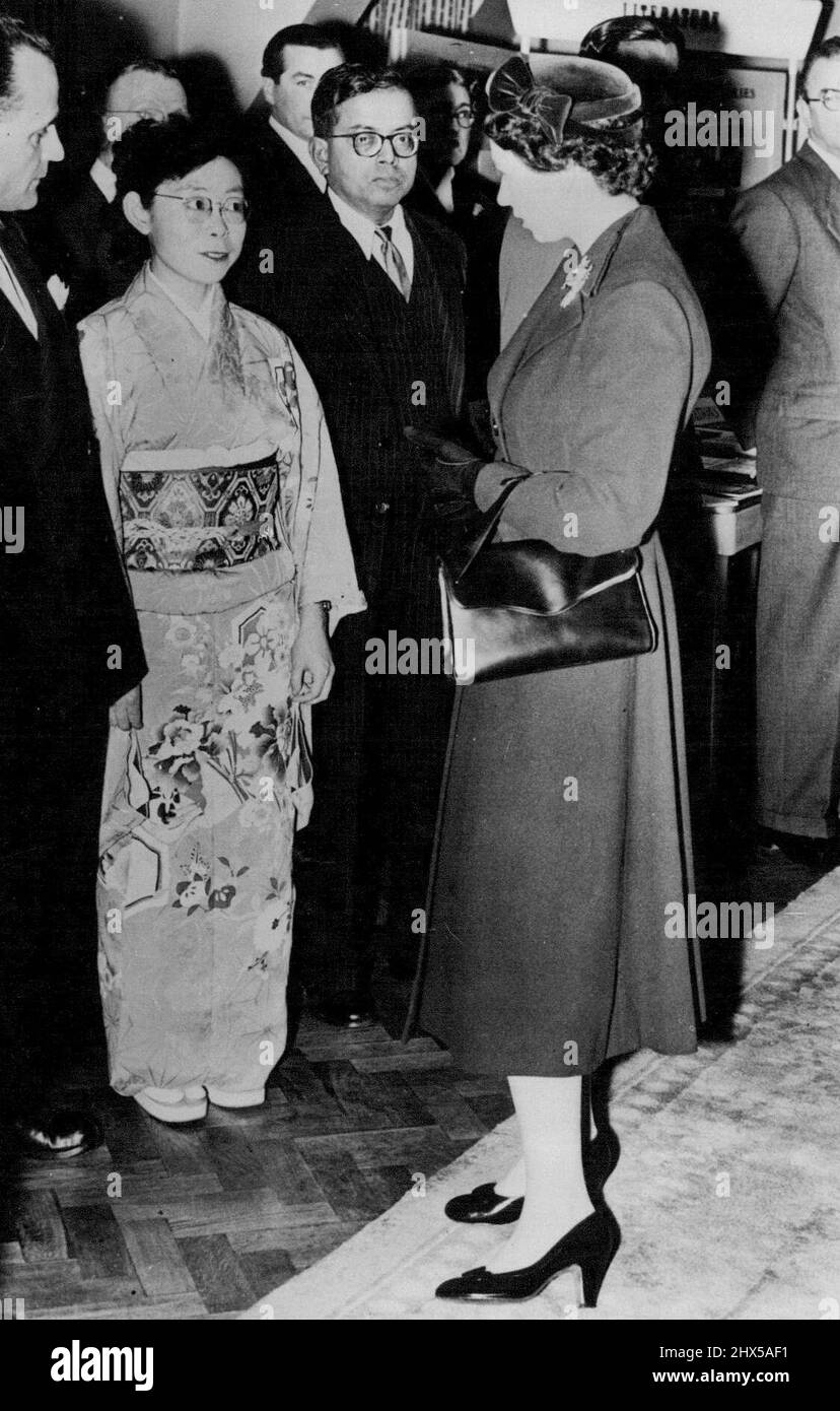 Queen Meets A Teacher From Japan -- H.M. Queen Elizabeth talking ...