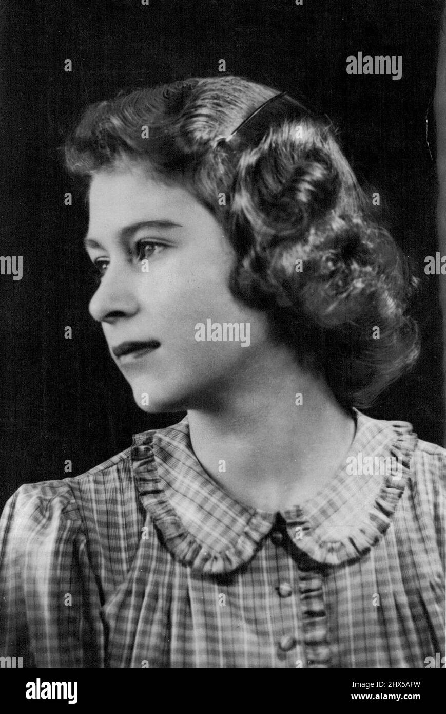 New portrait of Princess Elizabeth. December 10, 1943 Stock Photo - Alamy