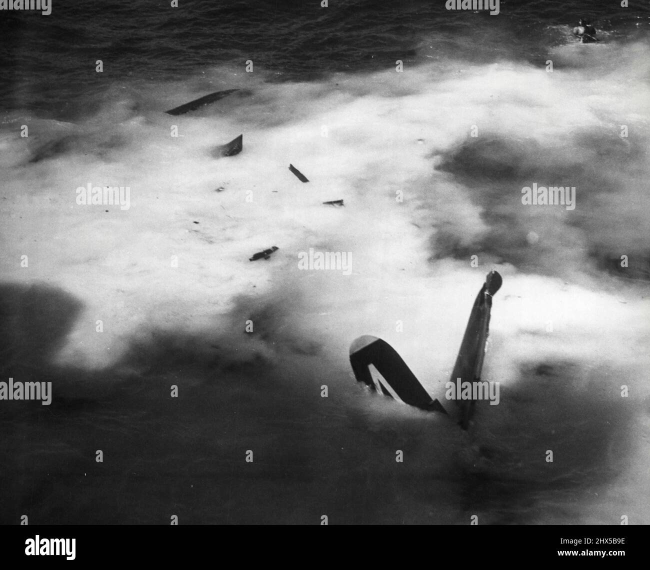 Plane crash in water sinking hi-res stock photography and images - Alamy