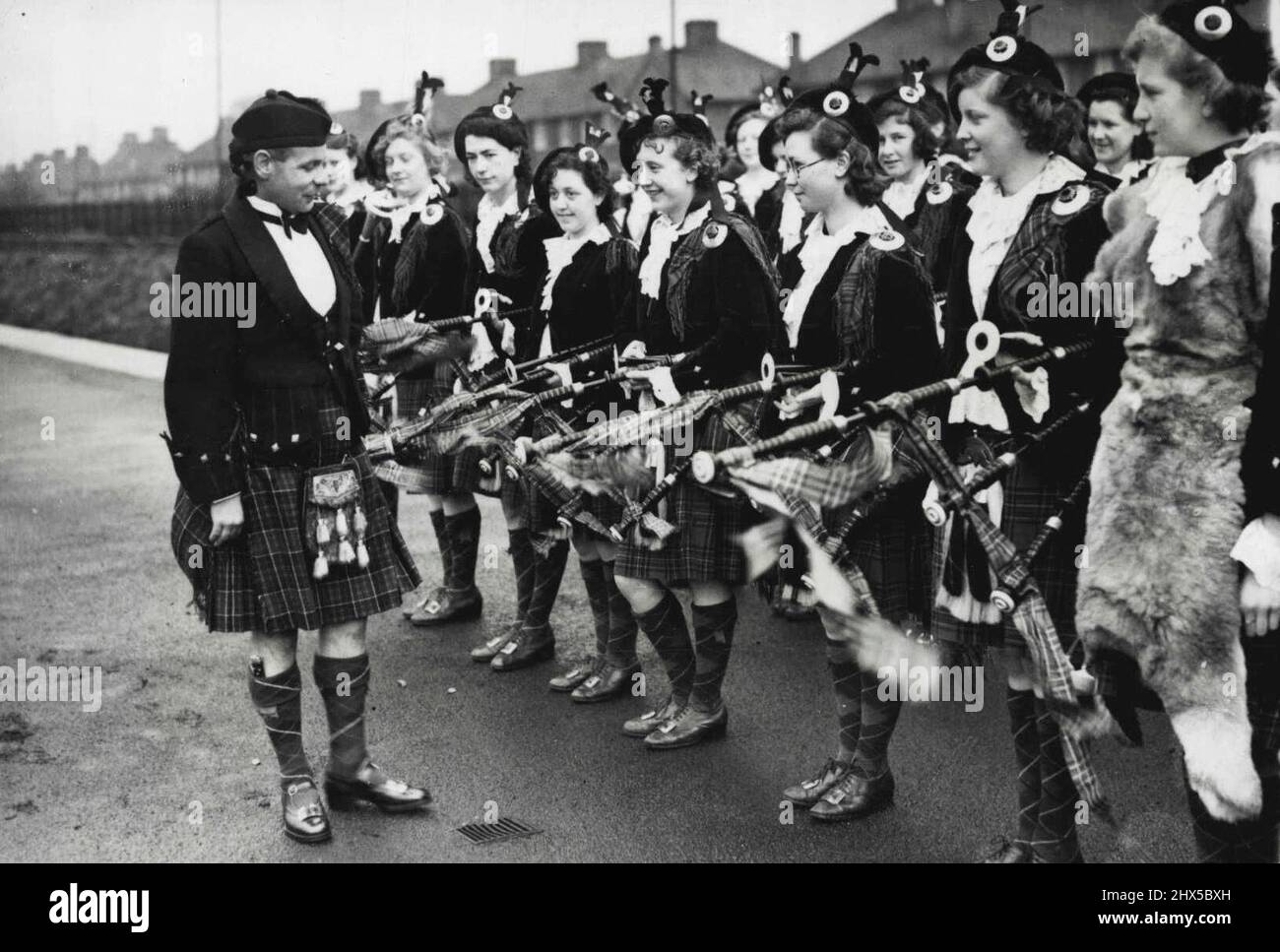 Famous Pipe Major For Dagenham Girl Pipers -- Pipe Major George ...