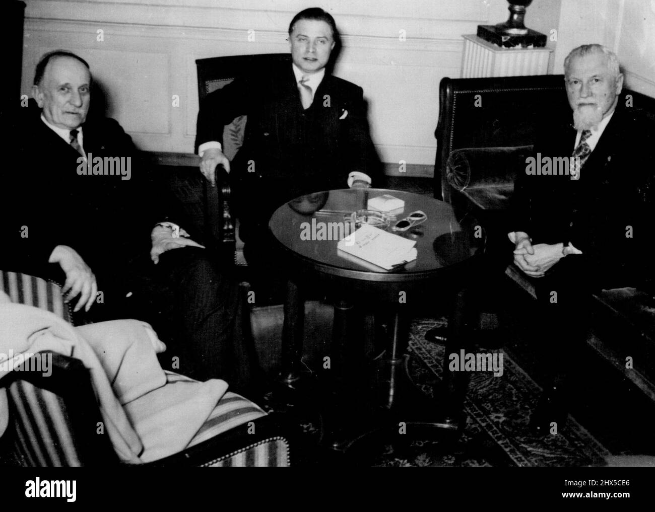 Robert gillon hi-res stock photography and images - Alamy