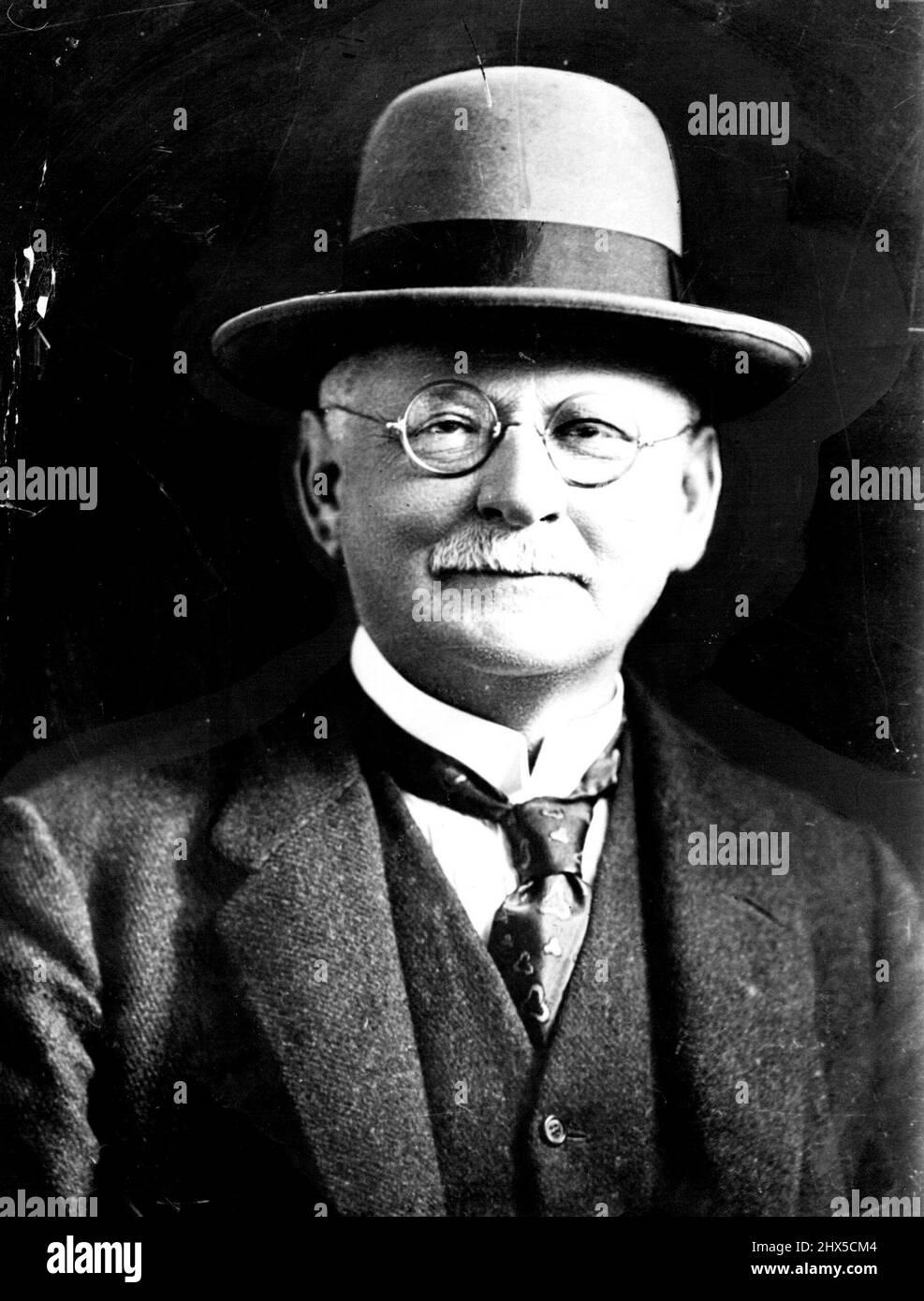 Fink portrait hi-res stock photography and images - Alamy